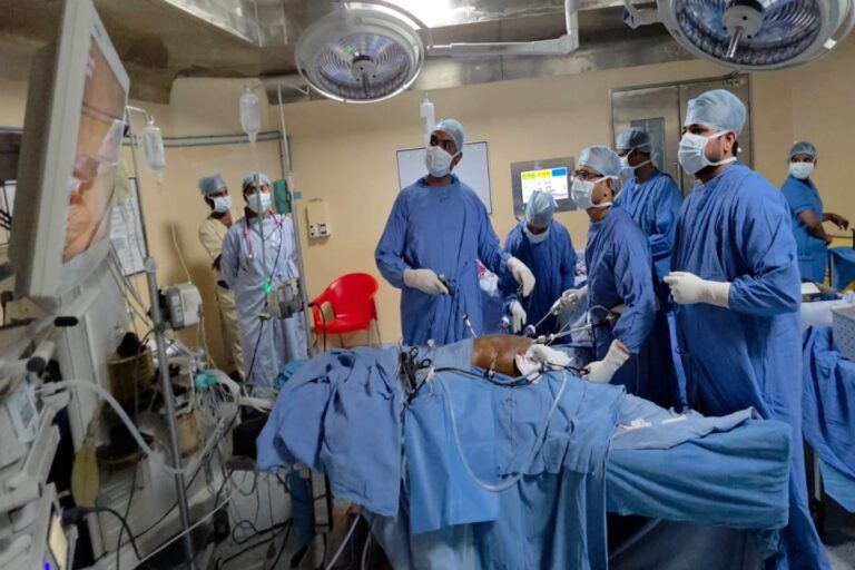 A patient with rare duodenal cancer underwent high-risk keyhole surgery ...